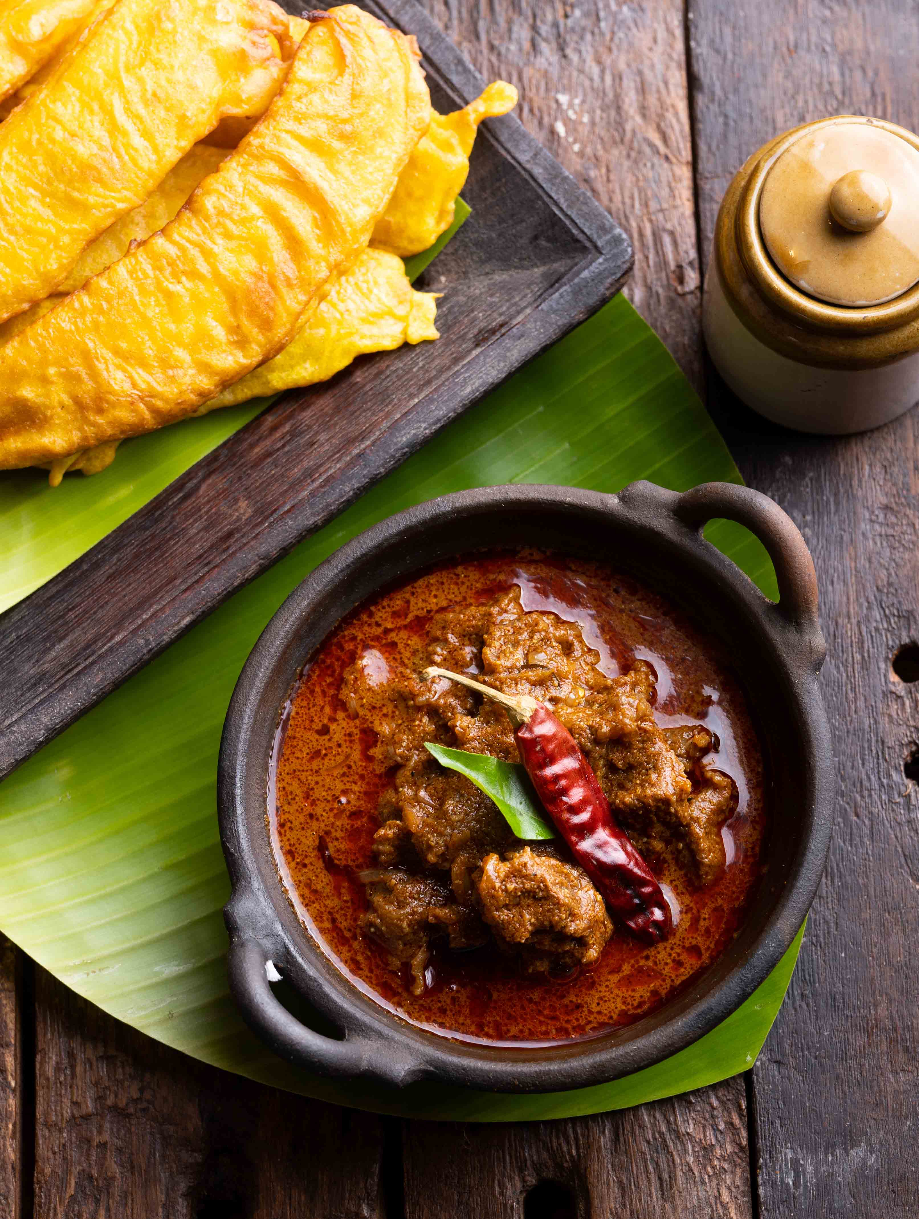 Pazham Pori with Pothirachi Curry 1_Kappa Chakka Kandhari_Photo by ...